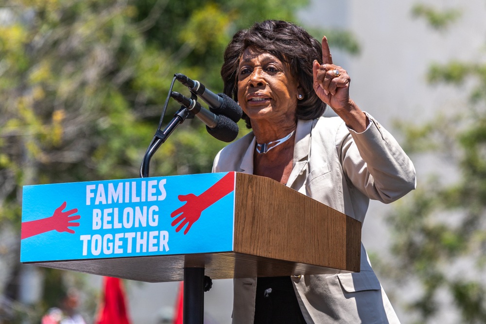 Facebook官宣“不会放弃Libra”，扎克伯格决心为比特币“挡子弹” - AiCoin